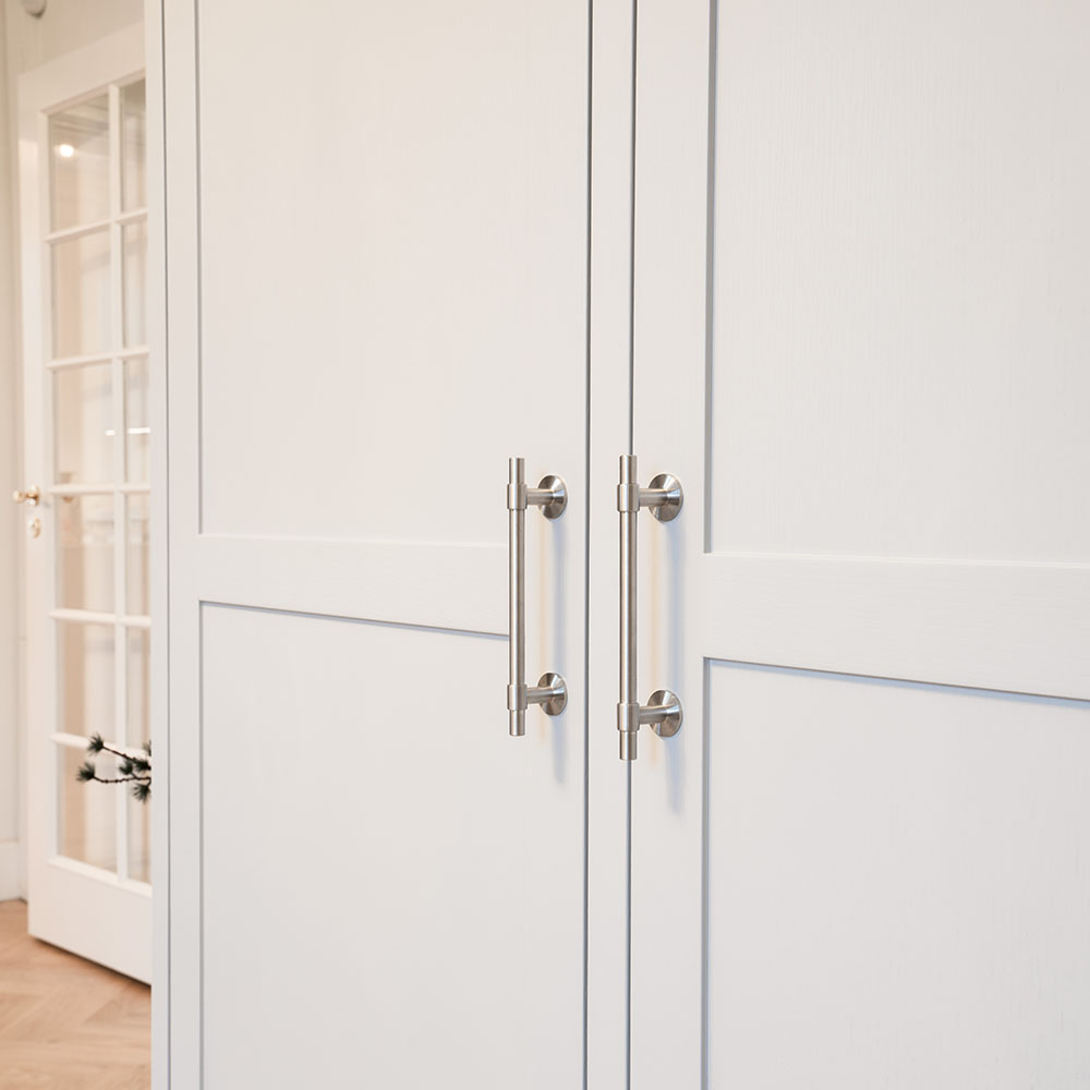 Handtag Uniform - 128mm - Borstad Rostfritt | Beslagonline.se