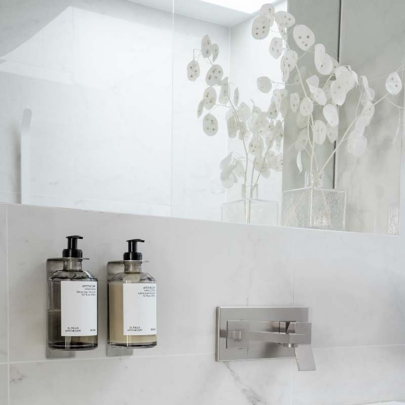 Monteringshöjd, handdukskrok, toarullehållare & toaborste?